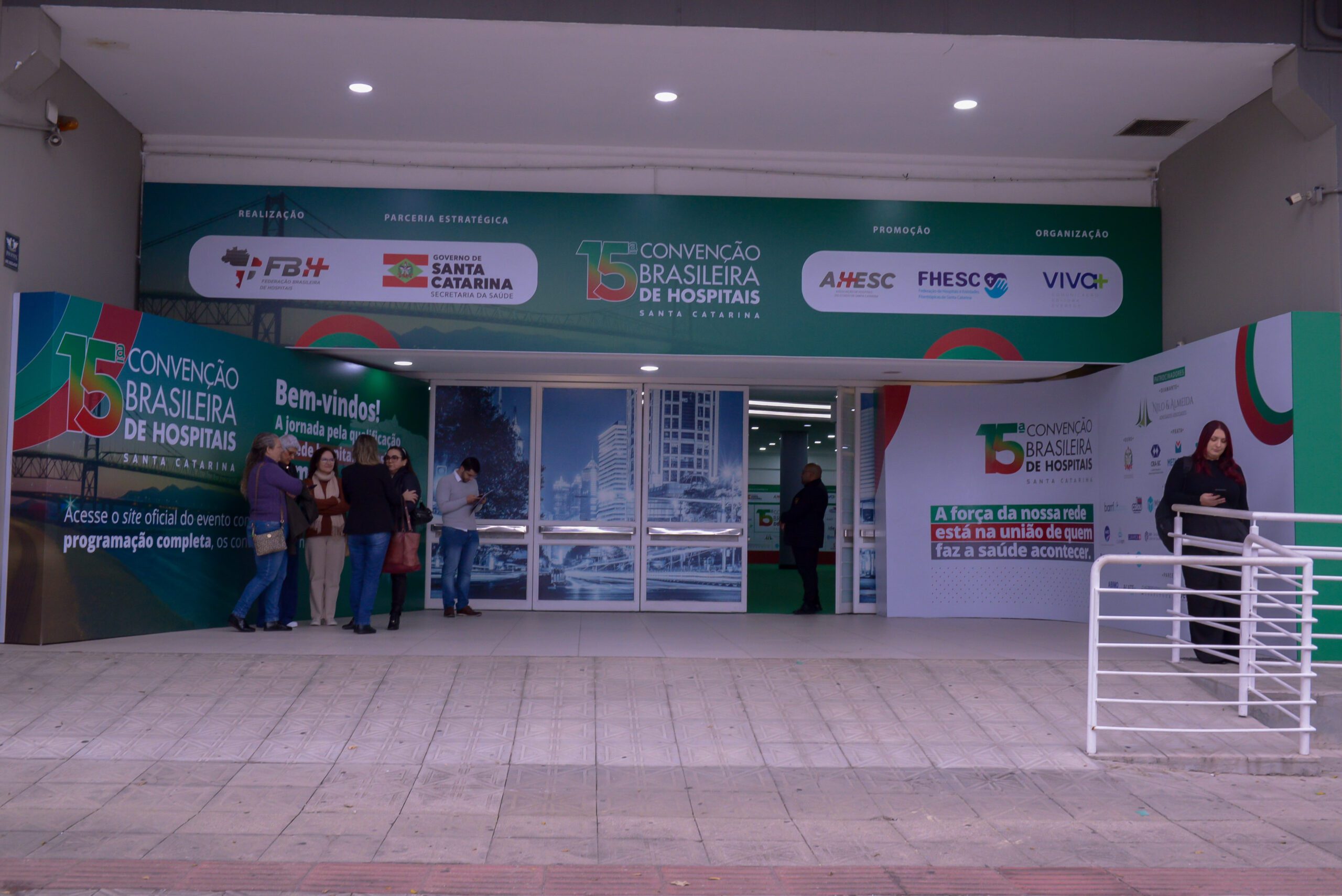 Especialistas do mundo todo debatem em Florianópolis o futuro da saúde pública e privada no ...